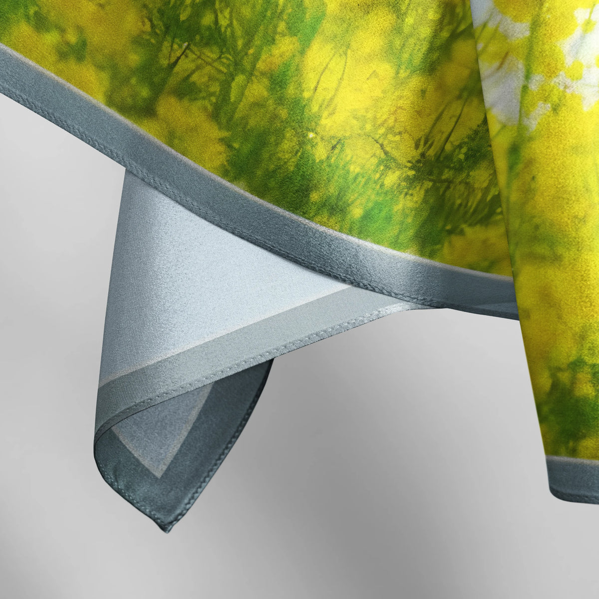 ŠILKINĖ SKARELĖ VASARA NR. 117 | 68x68 – SilkEra